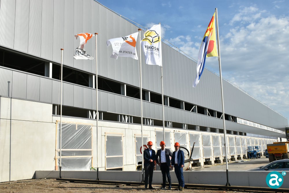 Het nieuwe logistieke centrum van Moonen Packaging bereikt haar eerste ...